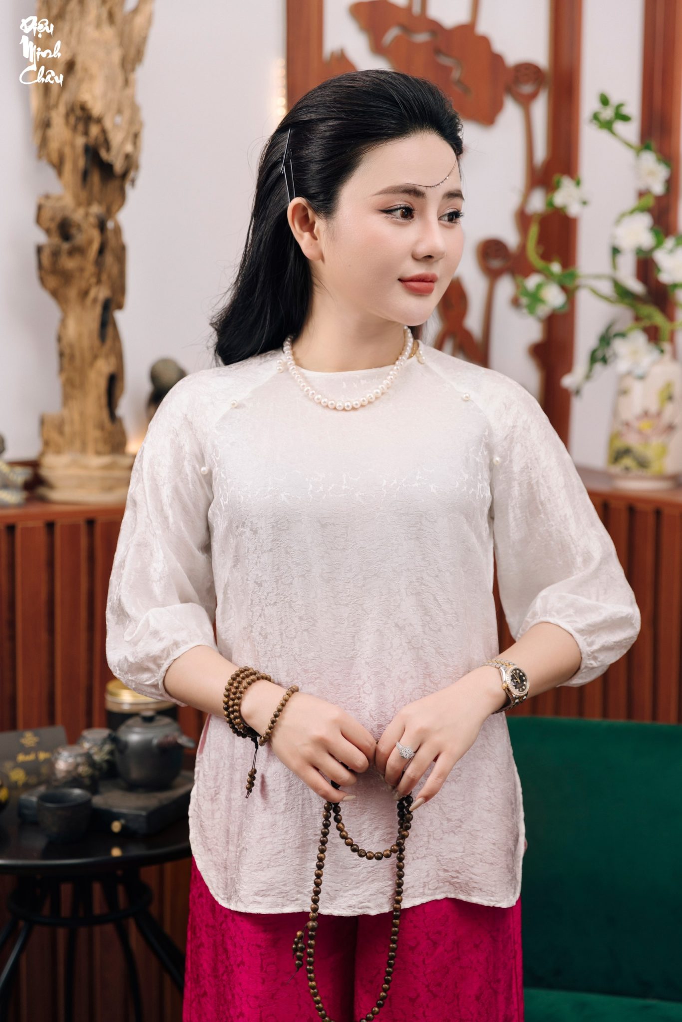 Cả bộ Lụa tơ tằm đính ngọc phối quần lụa – PHÁP PHỤC DIỆU MINH CHÂU