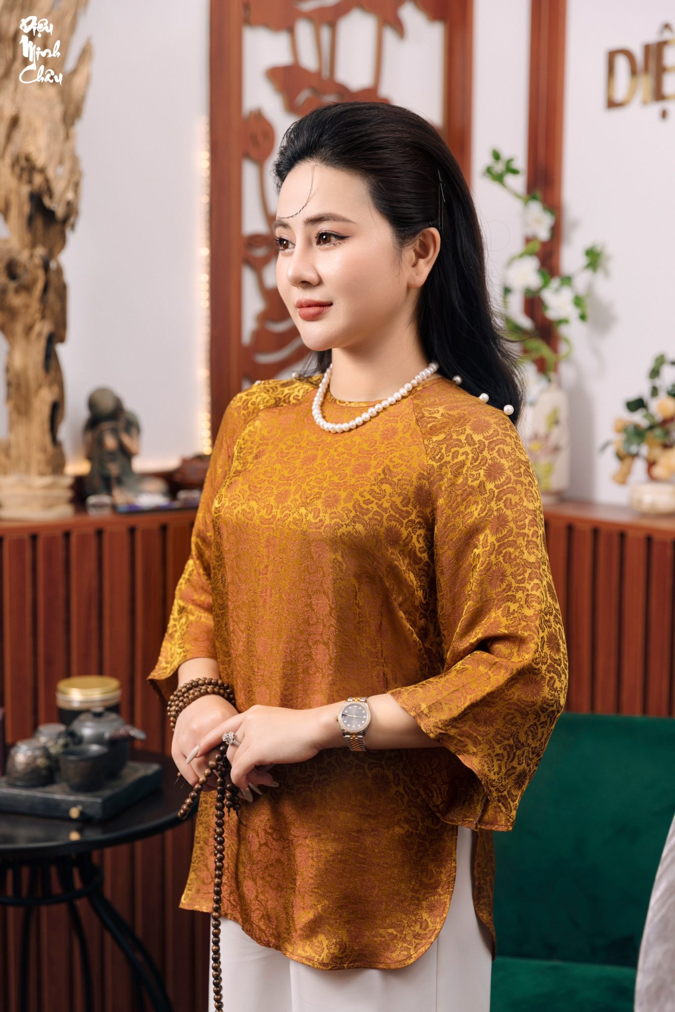 Lụa tơ tằm đính ngọc cổ phối quần lụa – PHÁP PHỤC DIỆU MINH CHÂU